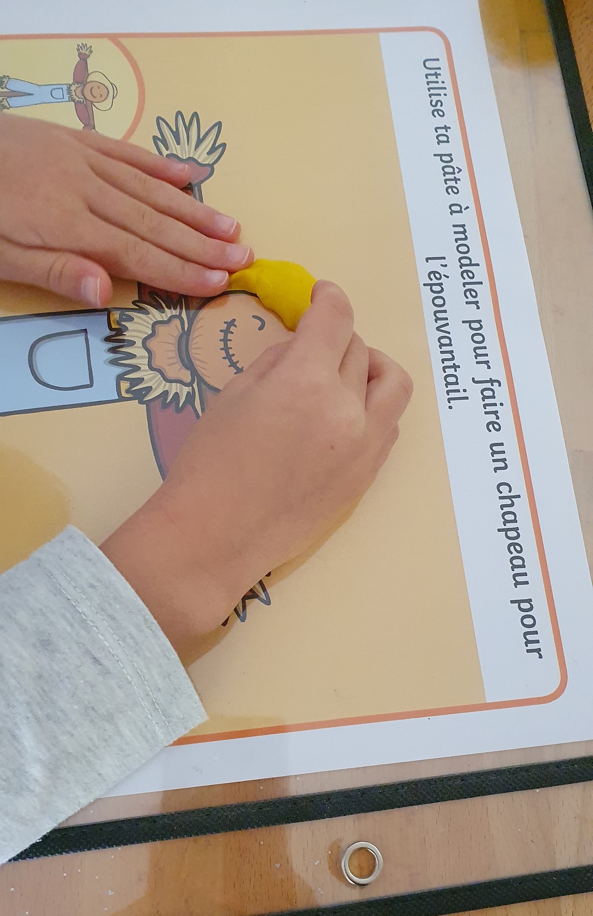 Activités d’automne avec de la feutrine et de la pâte à modeler – Cécé ...